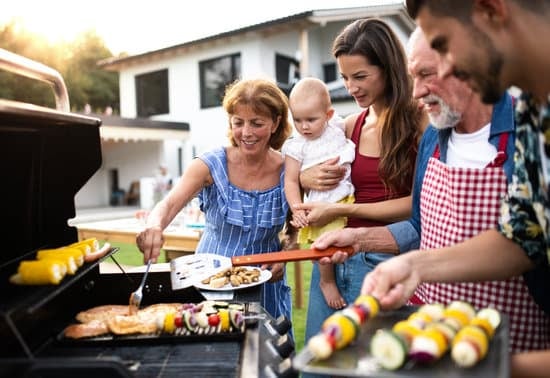 It’s Getting Hot: How Long Can Foods Sit Out Without Spoiling?